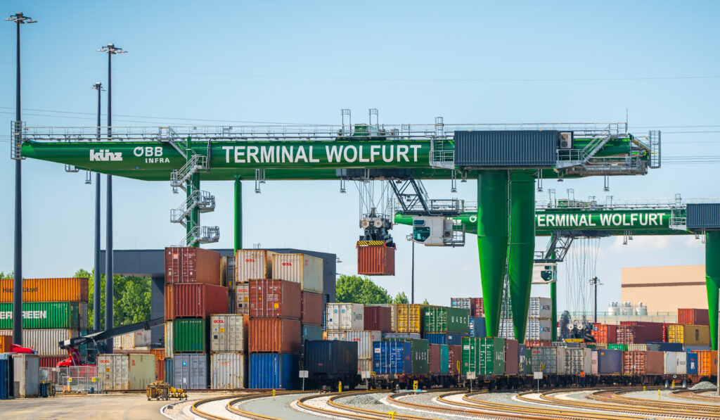 Major contract for automatic gantry cranes at TSA INFRA Terminals - Kuenz